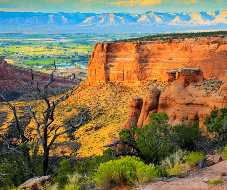 Exploring Colorado National Monument - DesertUSA